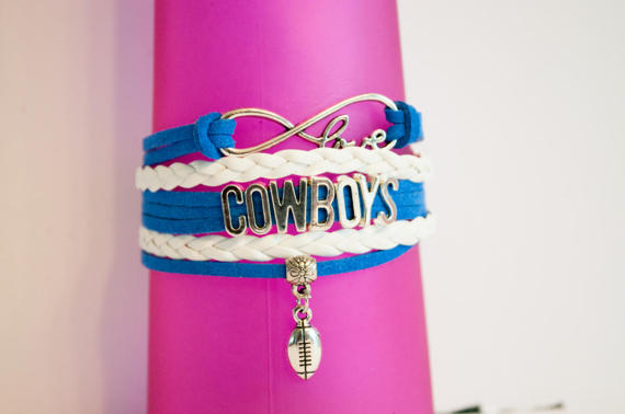 20 Gift Ideas for a Football Fan - Unique Gifter