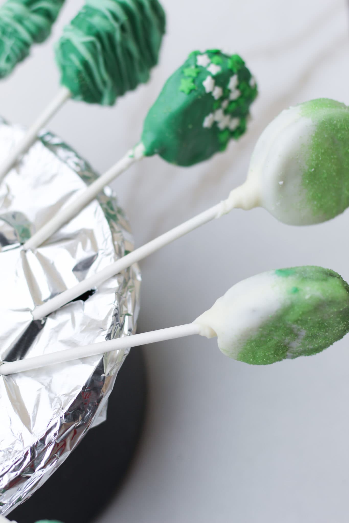 Delicious Green Oreo Pops - Unique Gifter