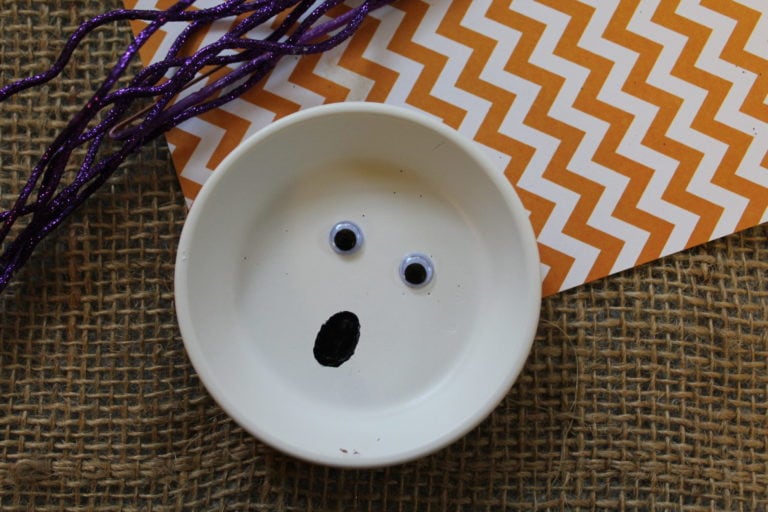 Easy & Adorable DIY Ghost Plate | Unique Gifter