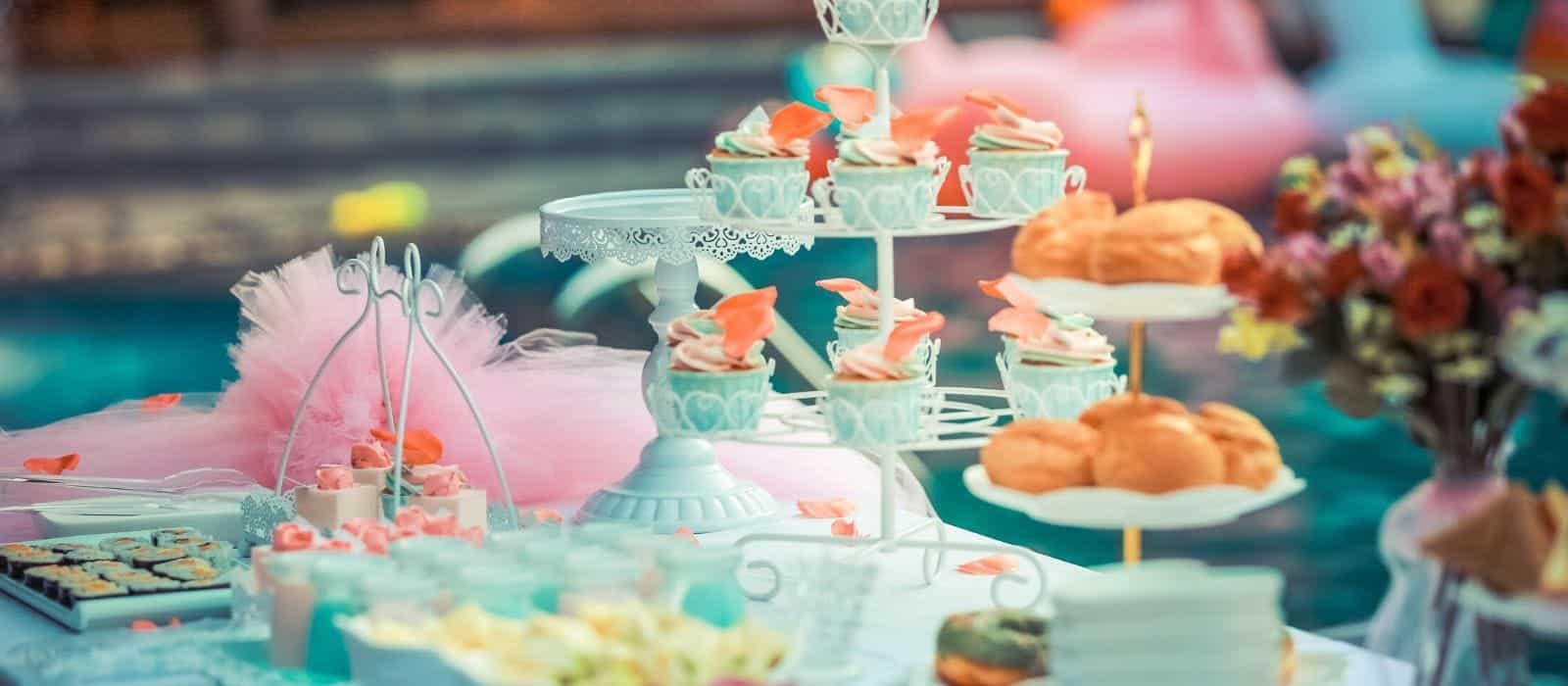 How to Host an Eco-Friendly Party - Unique Gifter