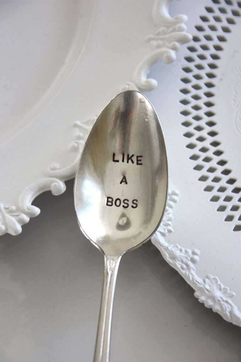 20 Best Boss's Day Gift Ideas for Her - Unique Gifter