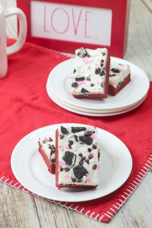 Red Velvet Oreo Valentines Day Cookie Bars - Unique Gifter