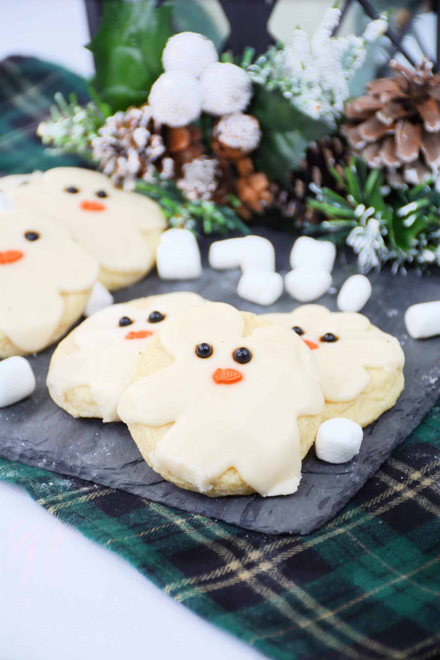 Winter Fun Melted Snowman Cookie Recipe - Unique Gifter
