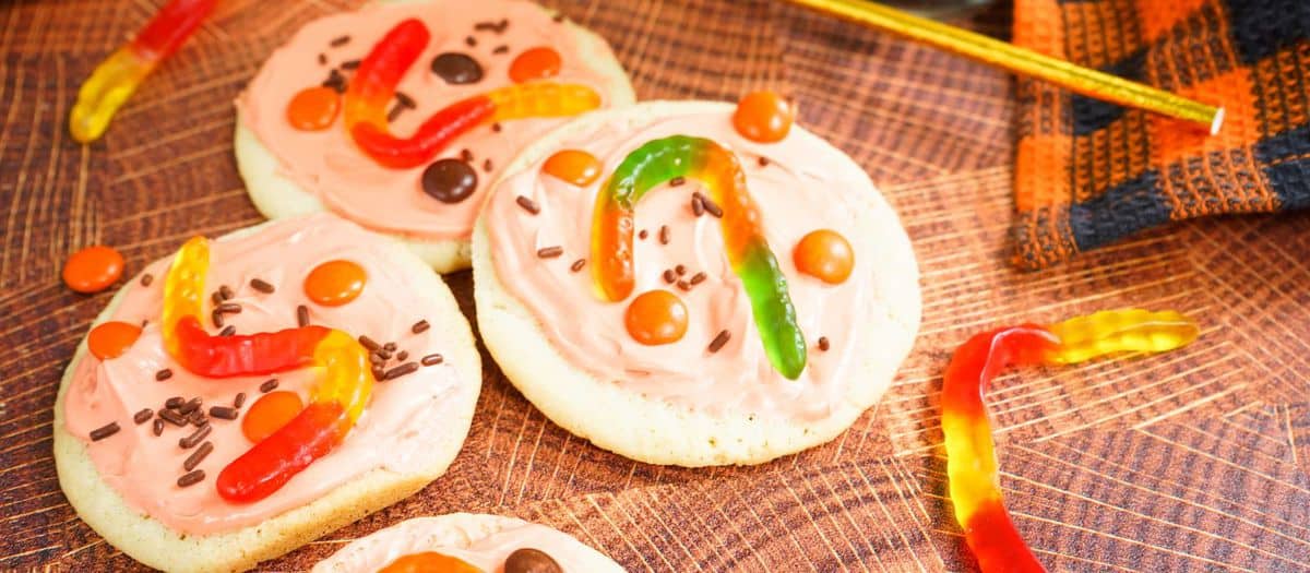 Halloween Creepy Crawly Sugar Cookies - Unique Gifter