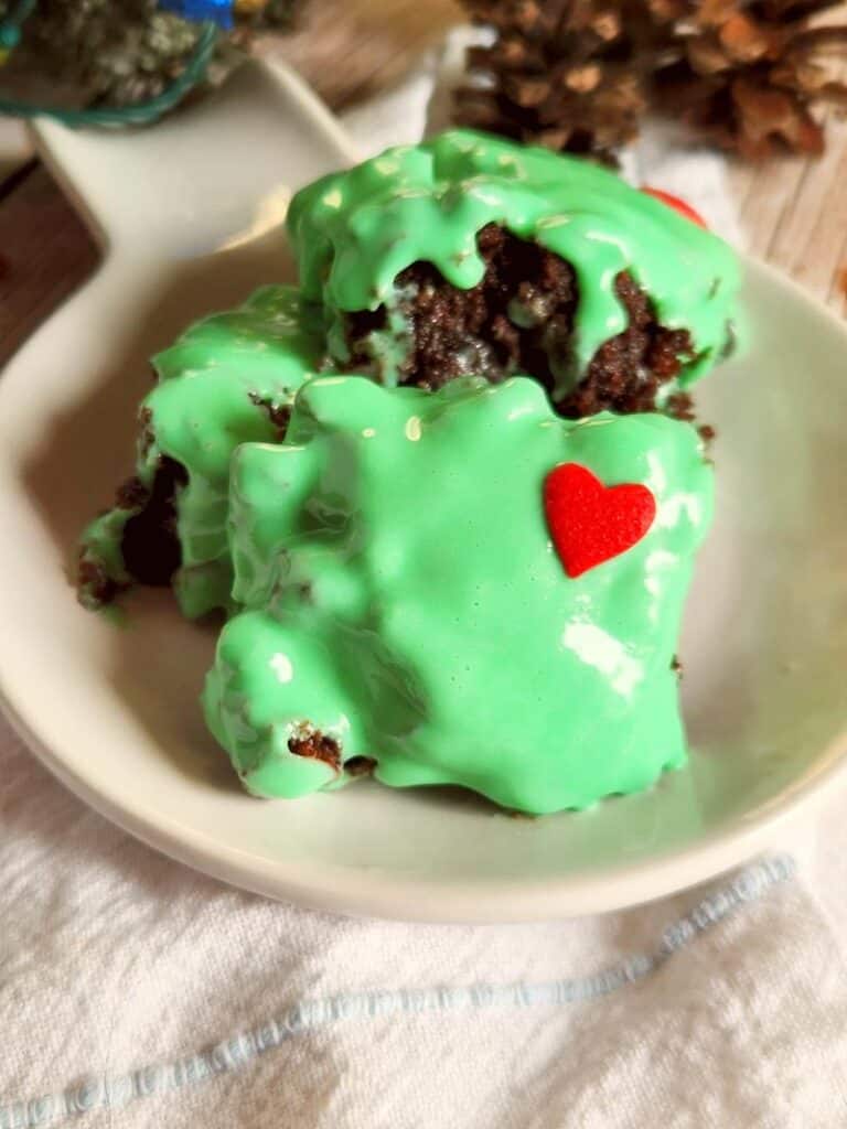 No More Grinchy Mood When You Try These Grinch Snacks | Unique Gifter