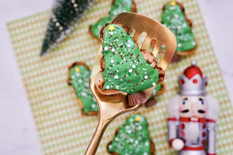 Air Fryer Christmas Tree Cinnamon Rolls Recipe - Unique Gifter